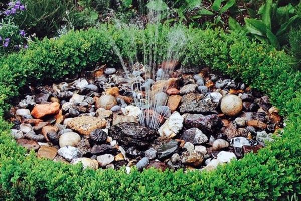 Step-by-Step Guide: Installing a Pebble Pond with a Plastic Reservoir ...